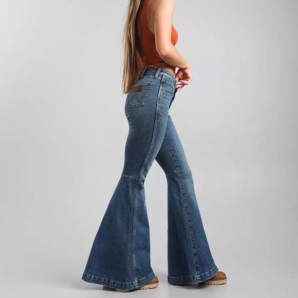 Wrangler | Jeans | Wrangler Retro High Rise Super Flare | Poshmark
